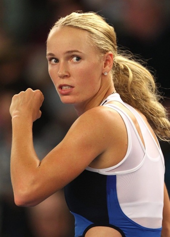 Caroline Wozniacki vinder i tre sæt mod Eugenie Bouchard Caroline Wozniacki vinder i tre sæt mod Eugenie Bouchard